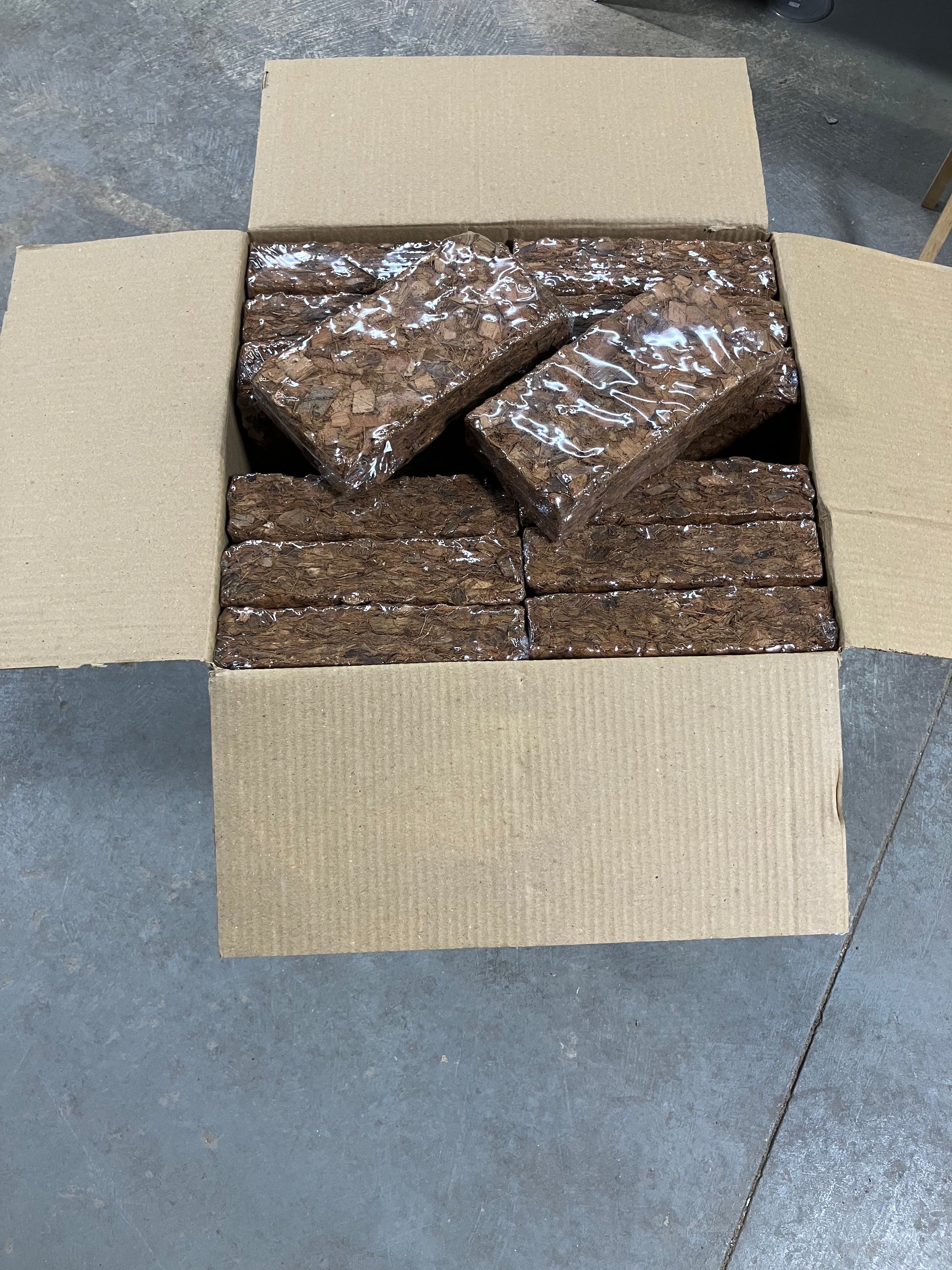 Coco Chip Brick 500g x 14 (7.5kg) – Port Credit Pets